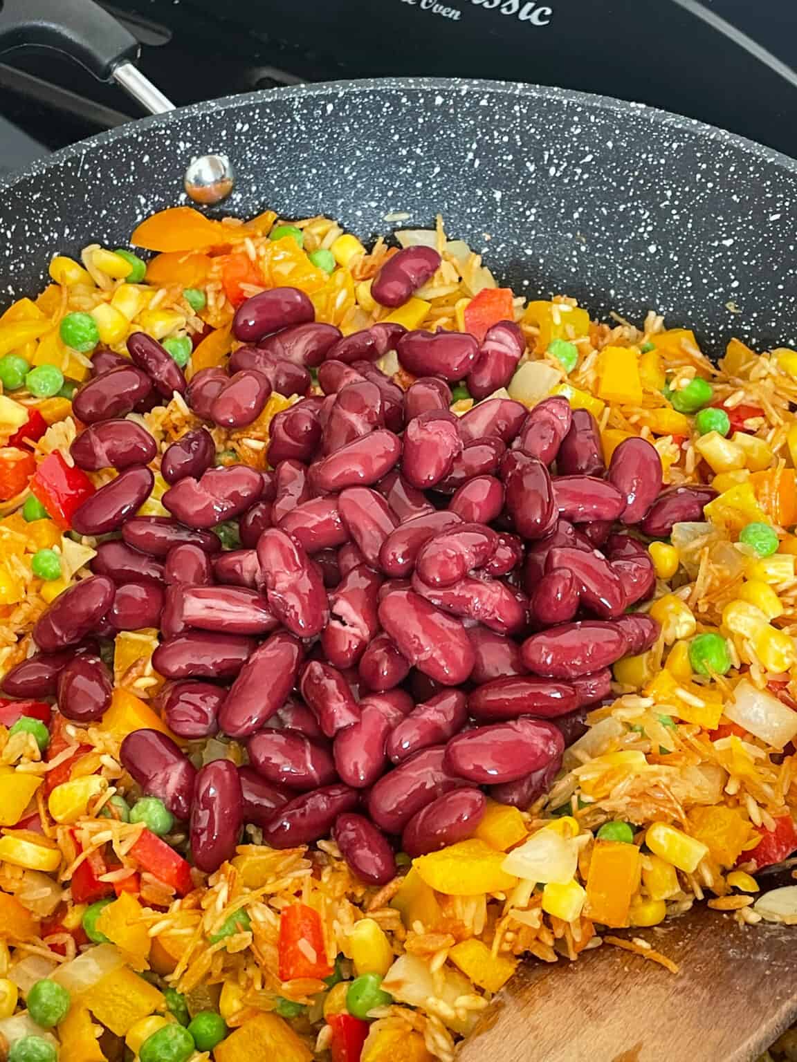 Vegan Rice-A-Roni Recipe (With Kidney Beans And Peppers) - Traditional ...