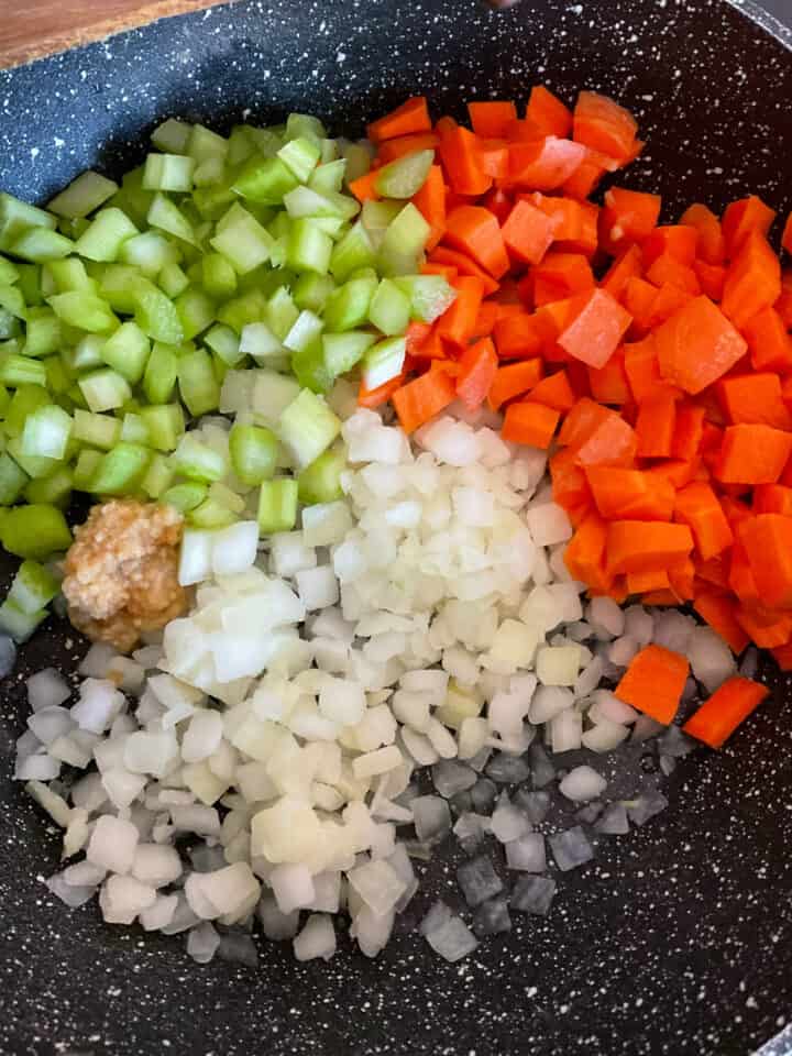 Vegan Scottish Mince Round [Savoury Pie] - Traditional Plant-Based Cooking