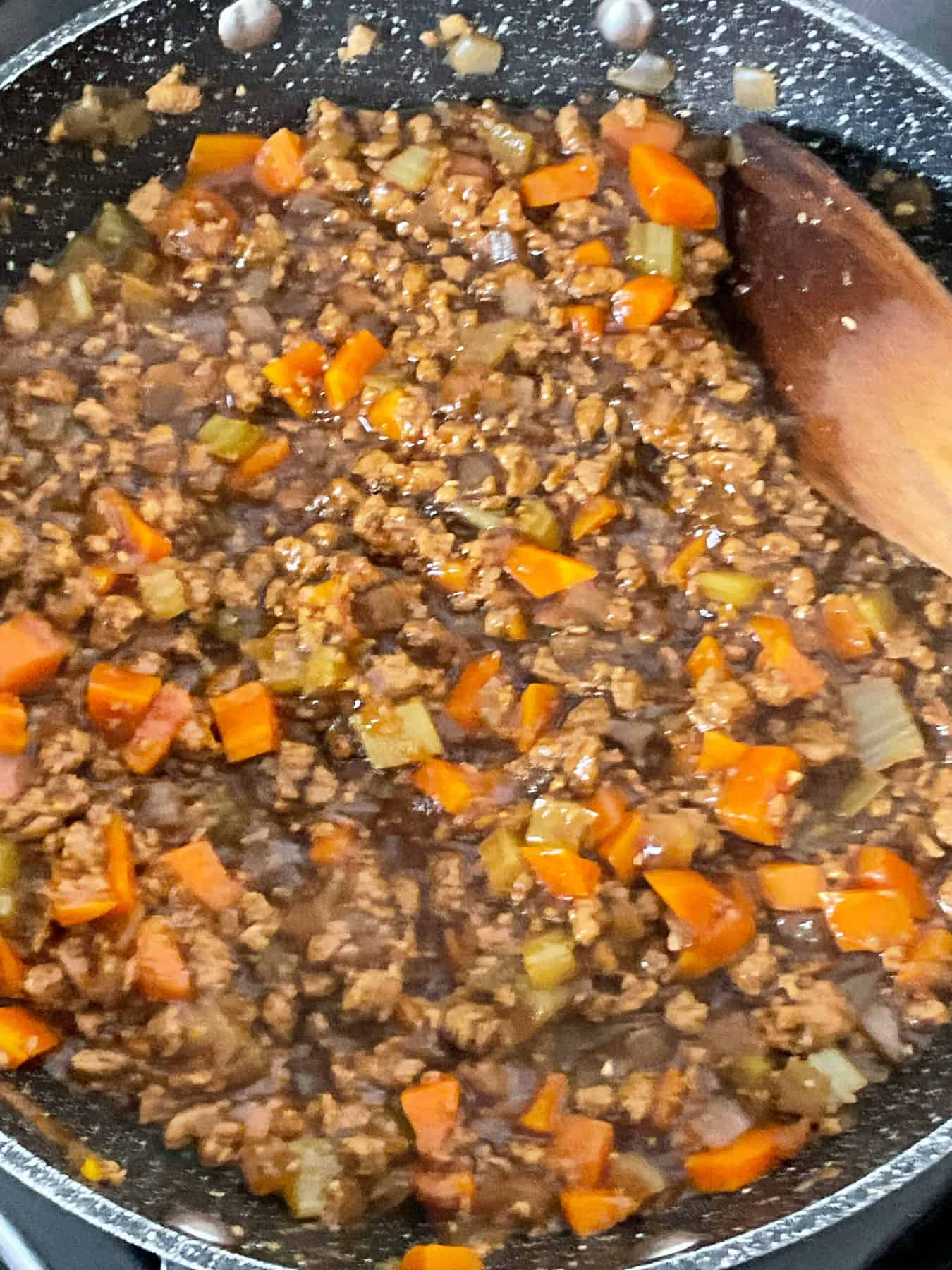 Vegan Scottish Mince Round [Savoury Pie] - Traditional Plant-Based Cooking