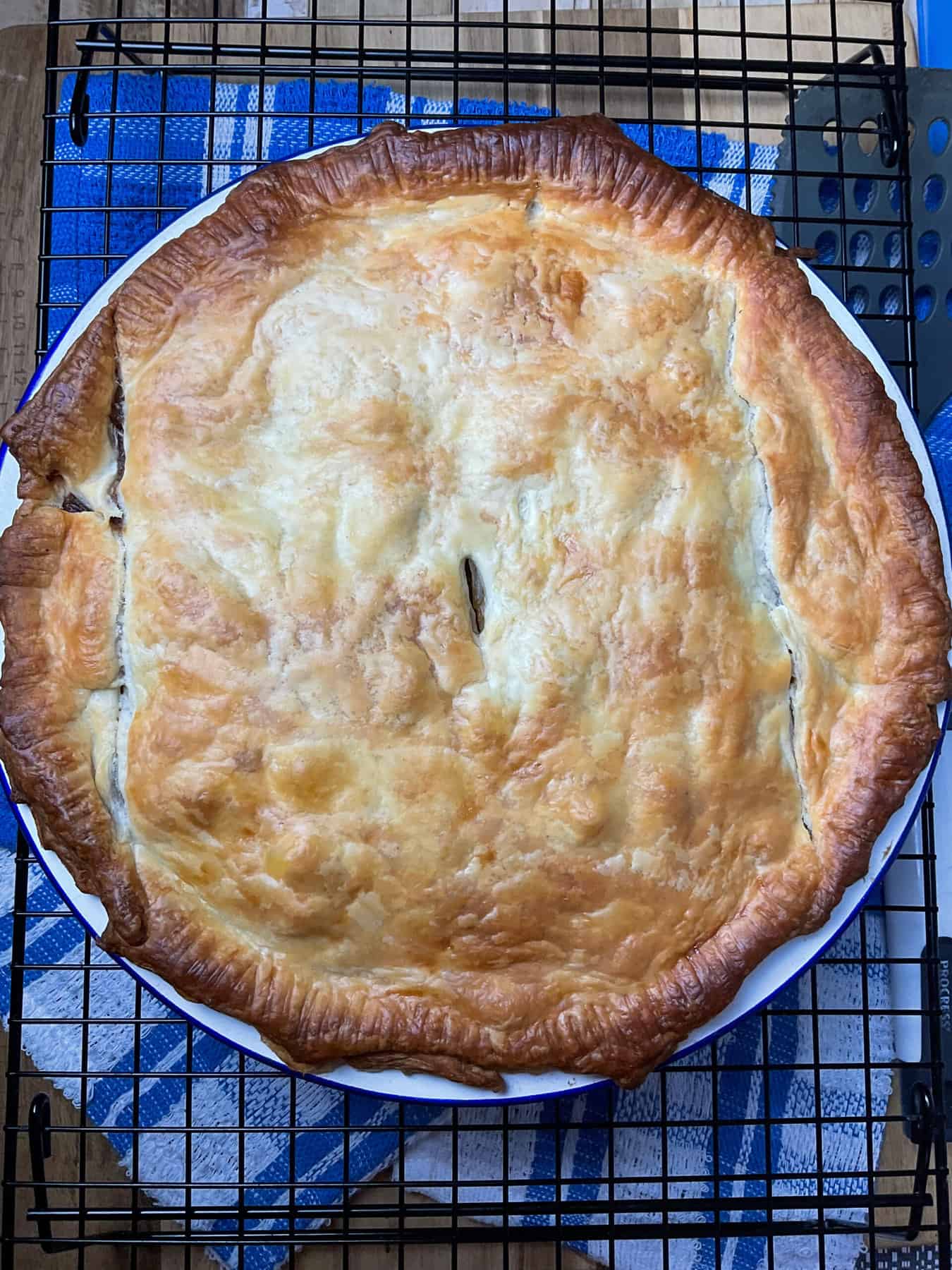 Vegan Scottish Mince Round [Savoury Pie] - Traditional Plant-Based Cooking