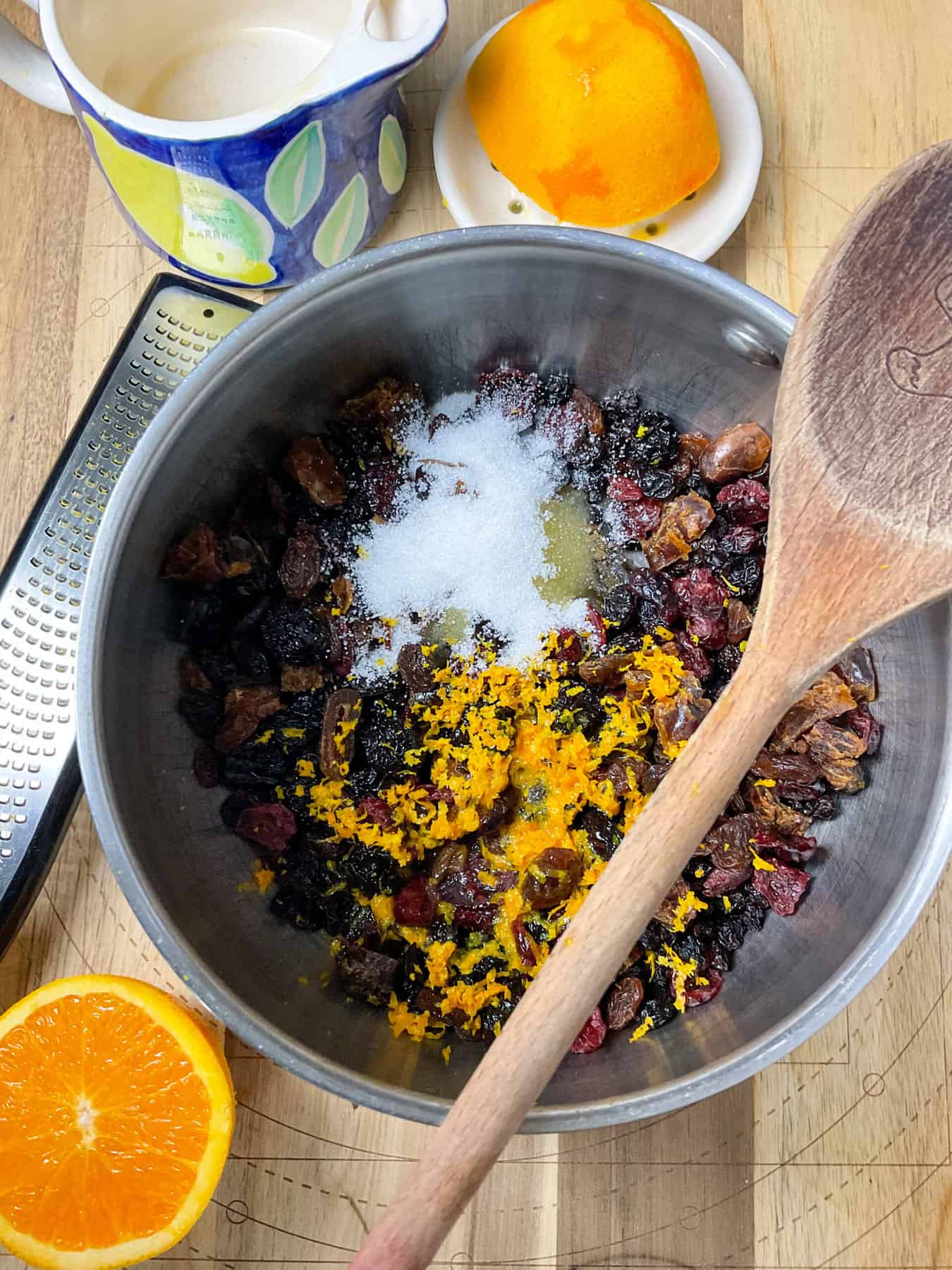 English Winter Dried Fruit Crumble [vegan] - Traditional Plant-Based ...