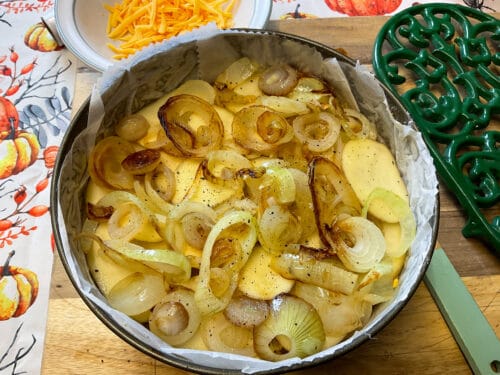 Traditional Welsh Onion Cake [Teisen Nionod] - Traditional Plant-Based ...